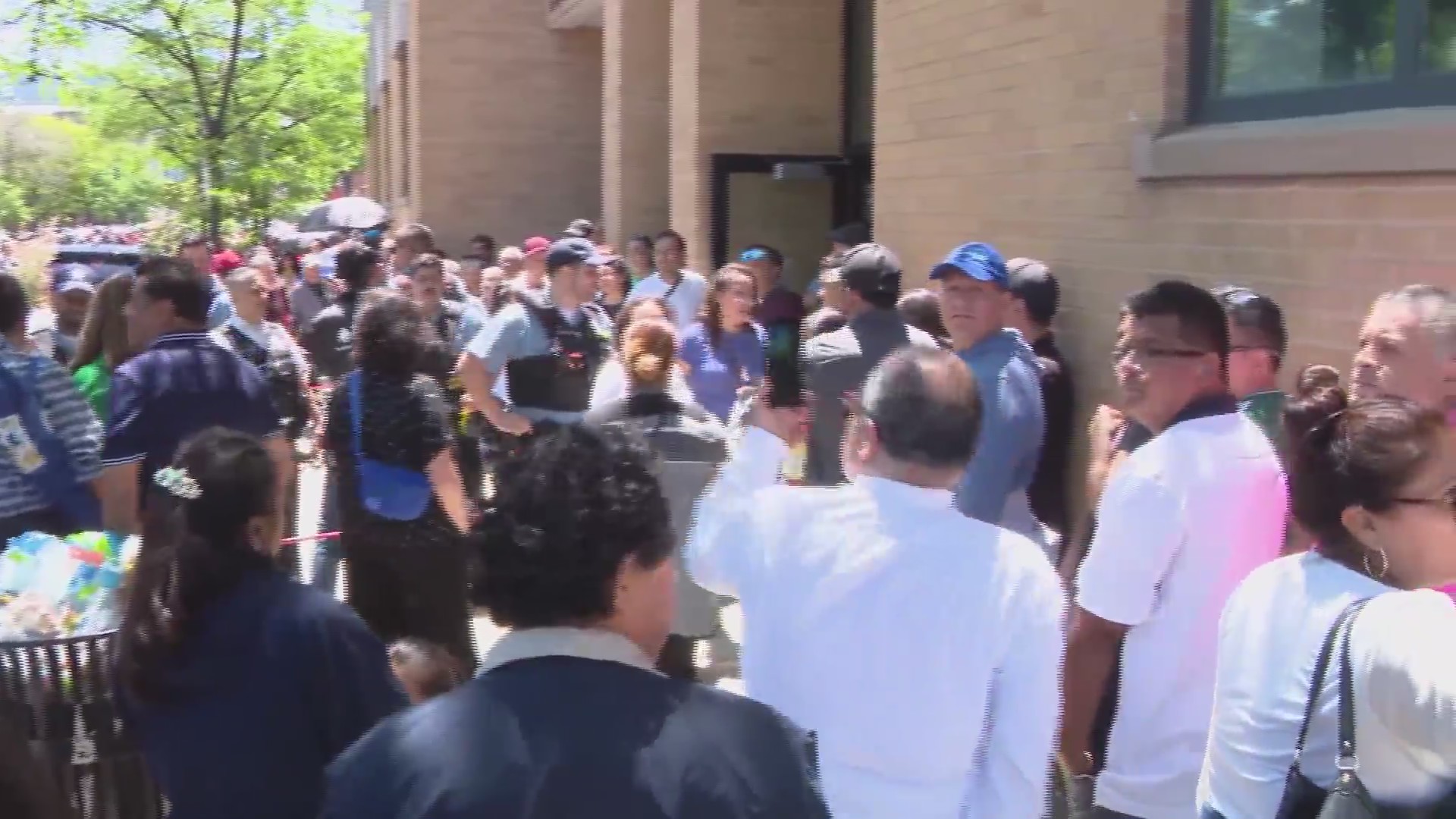 Mexican nationals in Chicago line up to vote in historic presidential ...