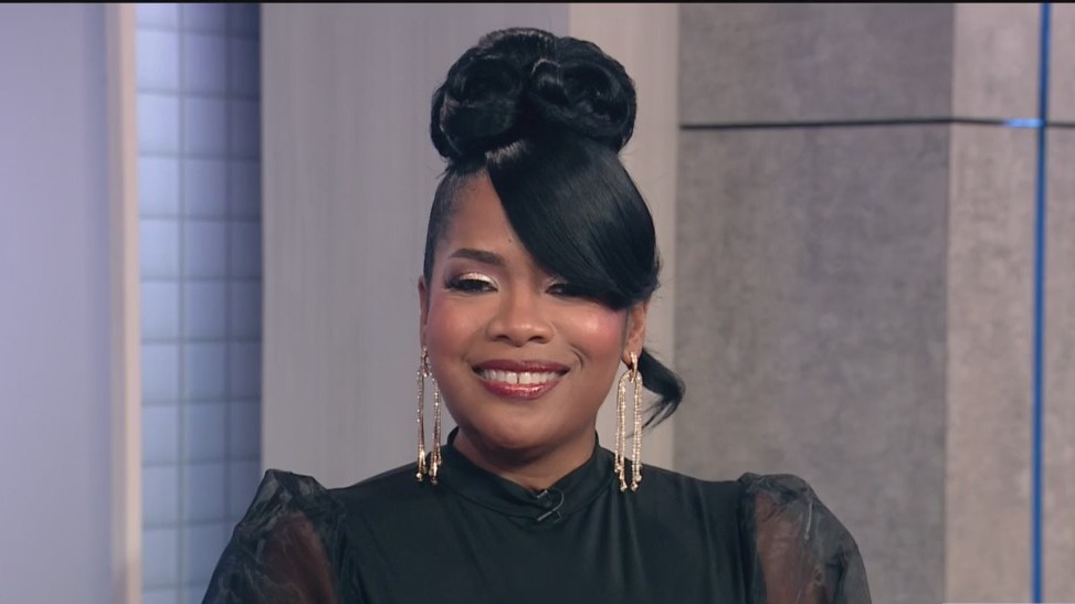 Radio host Jonesy gives us the latest update on everything pop news – PIX11