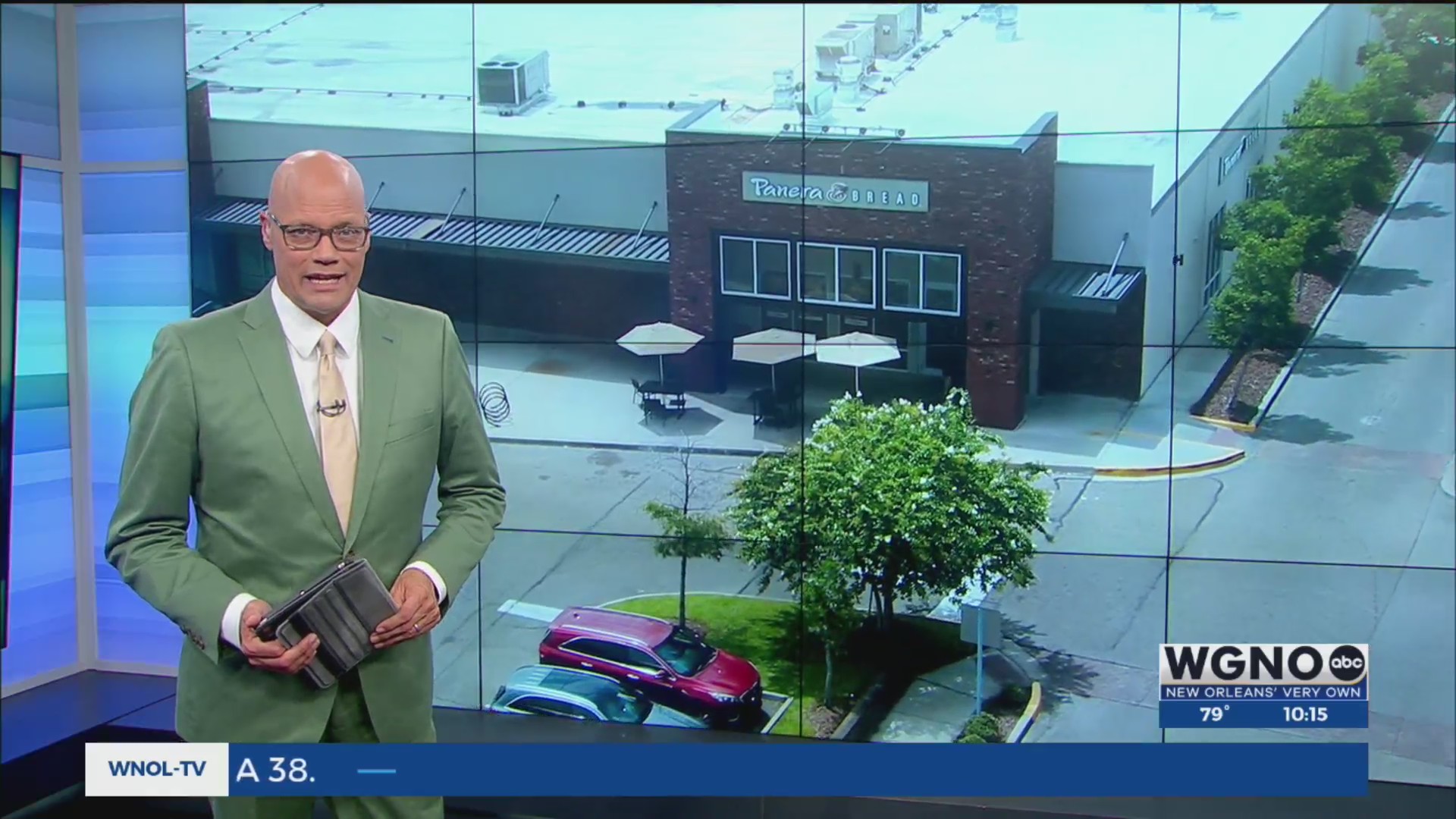 NOPD searching for suspect in Panera tip jar theft – WGNO