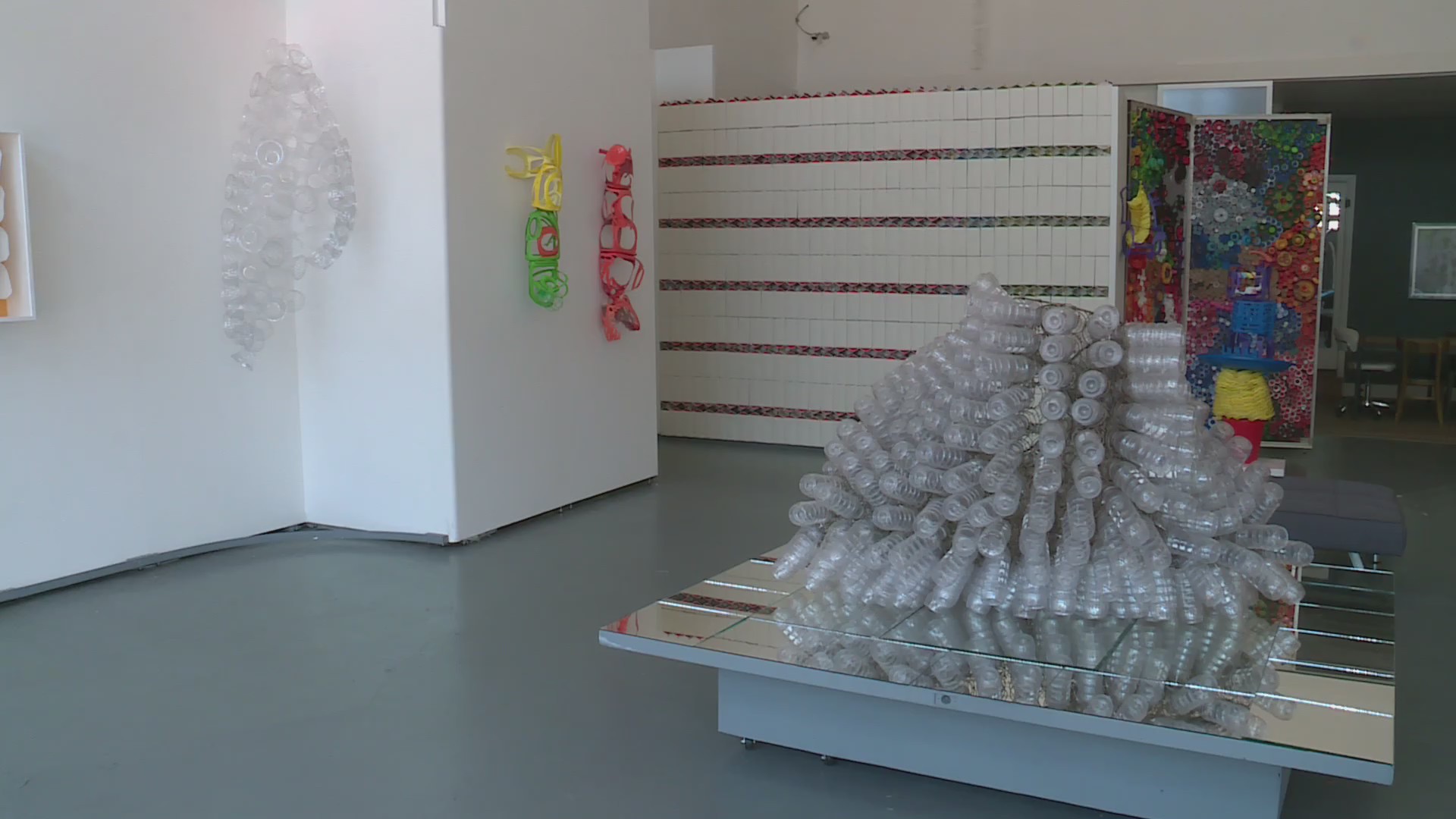 St. Louis artist highlights plastic pollution with new exhibit – FOX 2