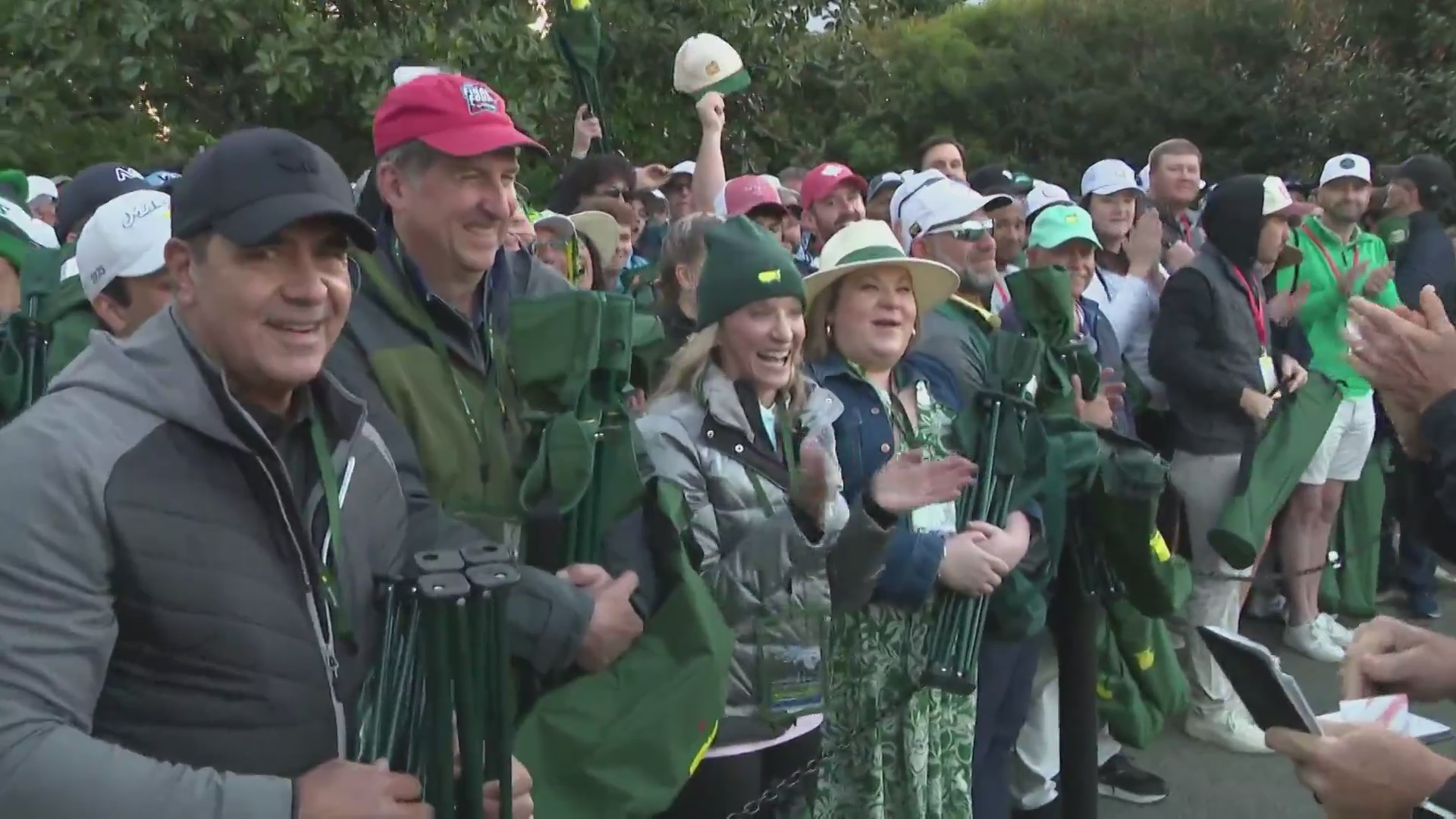Early morning rush: Patrons flock to Augusta National for prime Masters ...