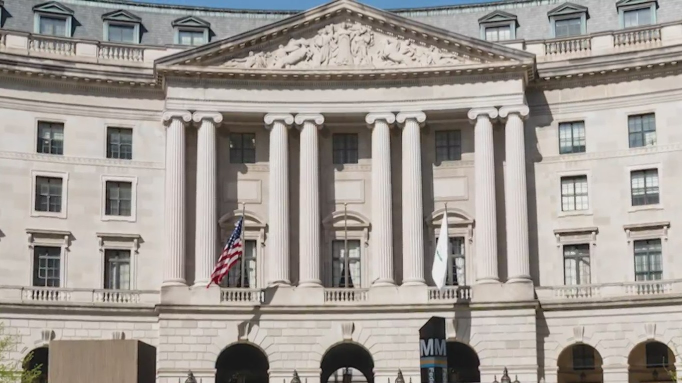 75,000 federal workers accept Trump administration buyout | Morning in ...