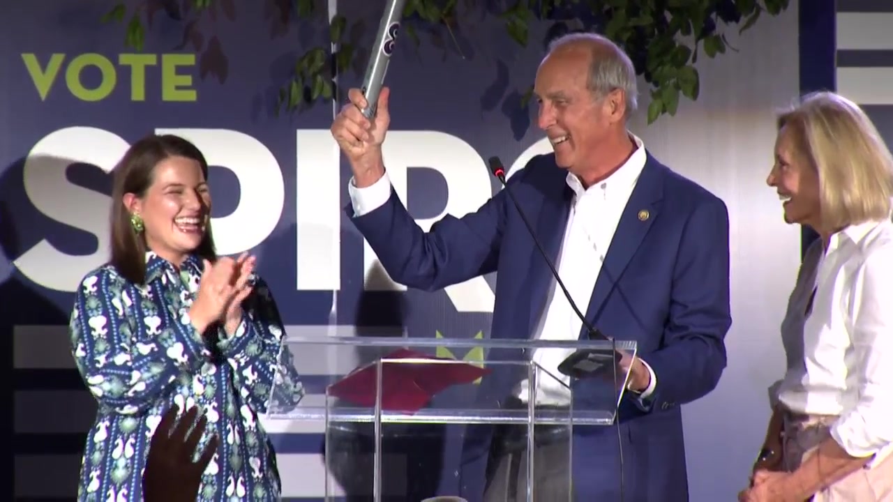 Mobile Mayor Sandy Stimpson passes the baton — literally — to Spiro ...