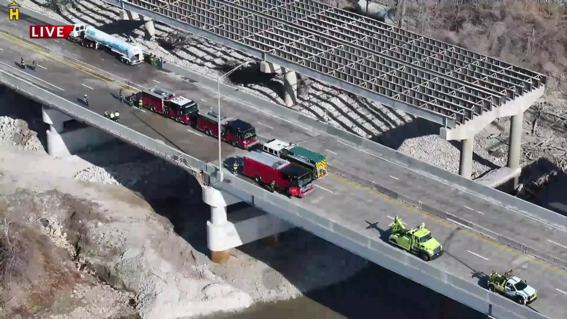 Tanker truck on fire forces closure on Chain of Rocks Bridge – FOX 2