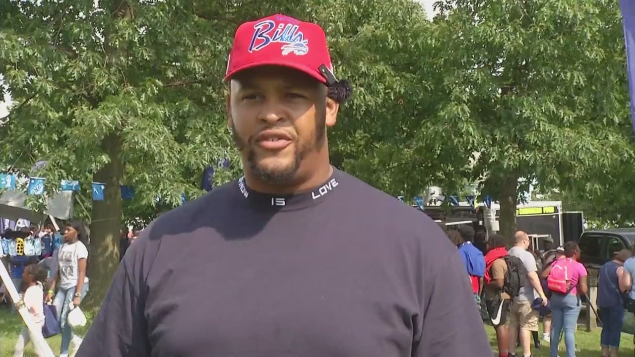 Dion Dawkins hosts “Dion’s Dreamers” event – News 4 Buffalo