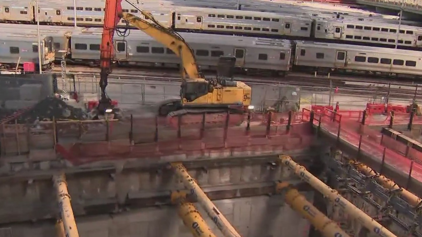Construction worker dead after falling more than 100ft in NYC – PIX11
