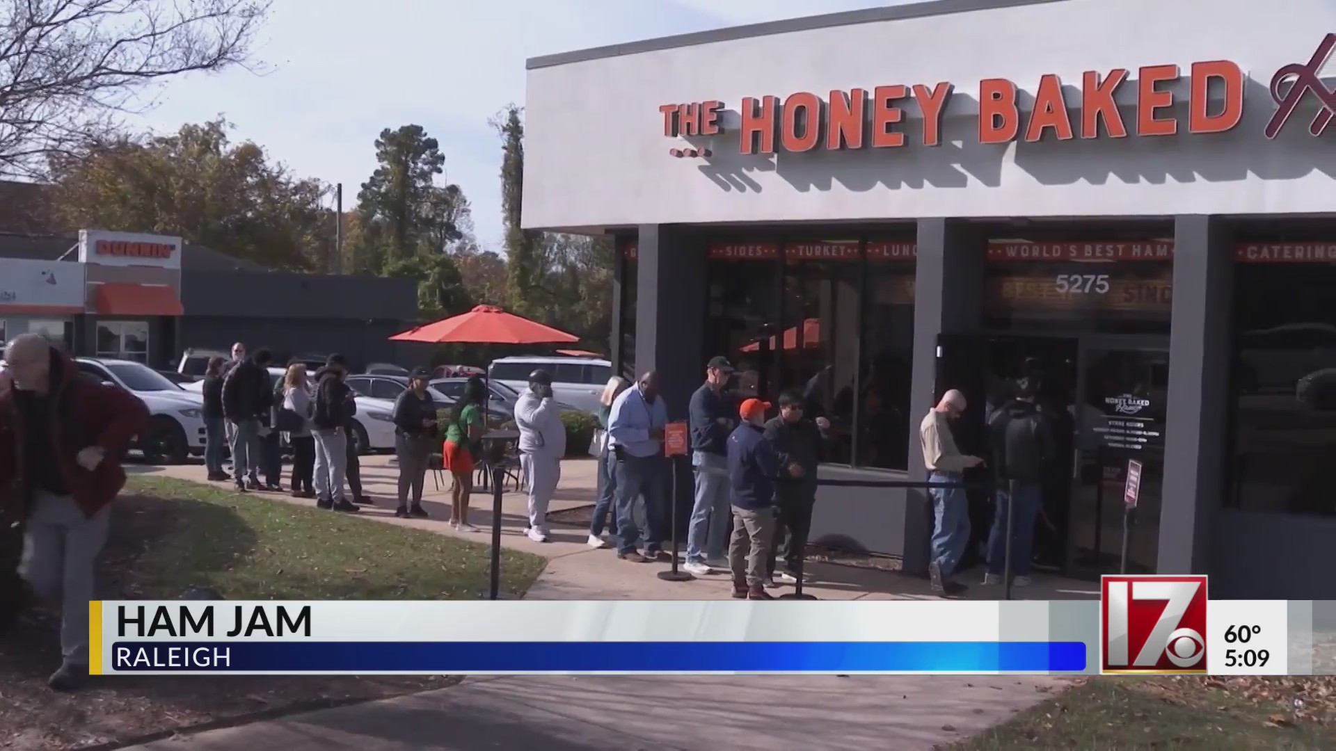 Lines at Honey Baked Ham before Thanksgiving – CBS17.com
