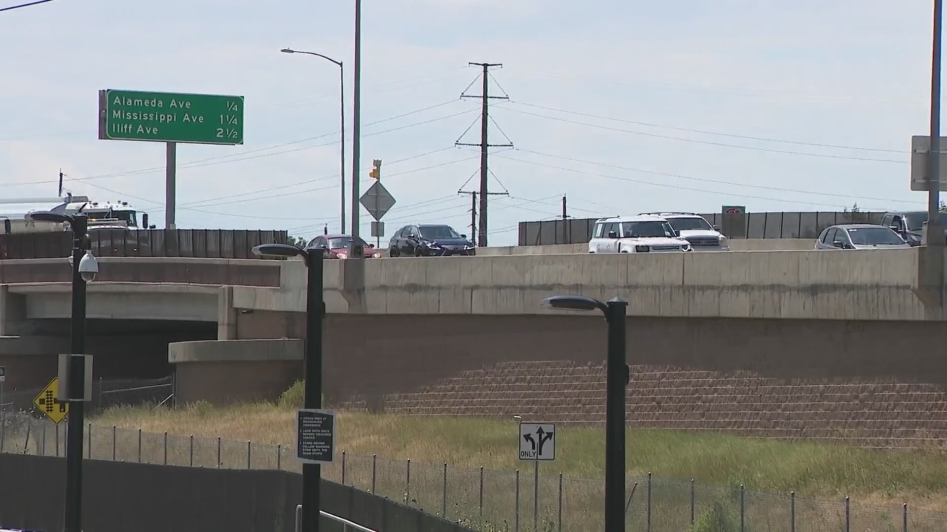 CDOT begin leveling bump on I-225 in Aurora – FOX31 Denver