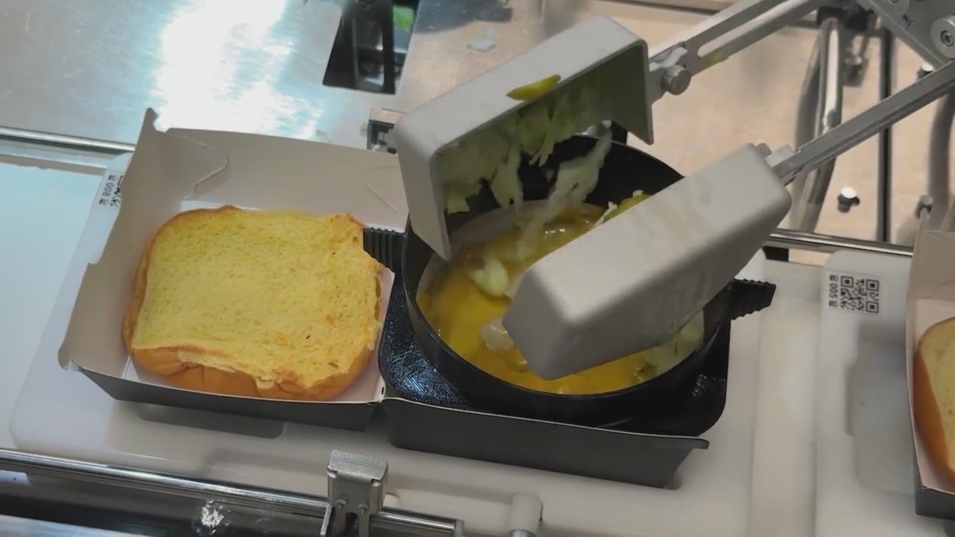 South Bay restaurant debuts burger-making robots – KRON4