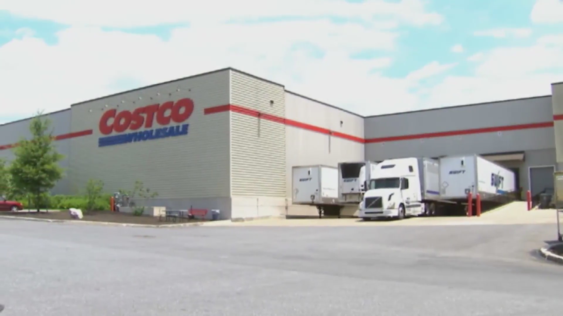 Costco’s new CFO confirms $1.50 hot dog is here to stay – MyStateline ...