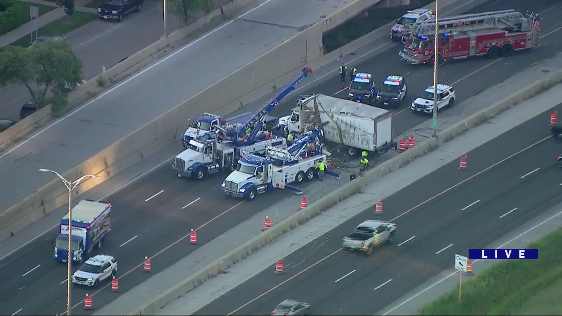Rollover crash closes portion of Edens Expressway – WGN-TV