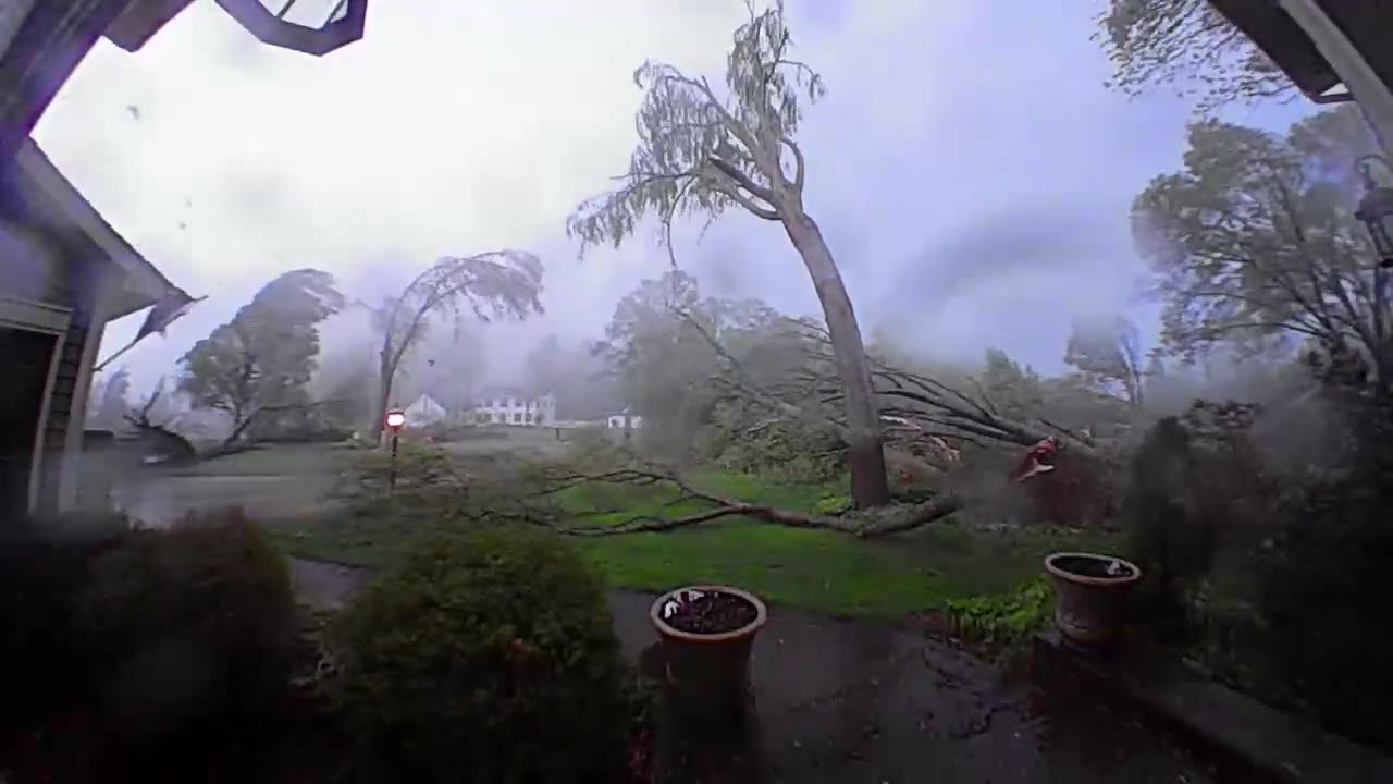 Doorbell camera video shows tornado blow through Portage – who13.com