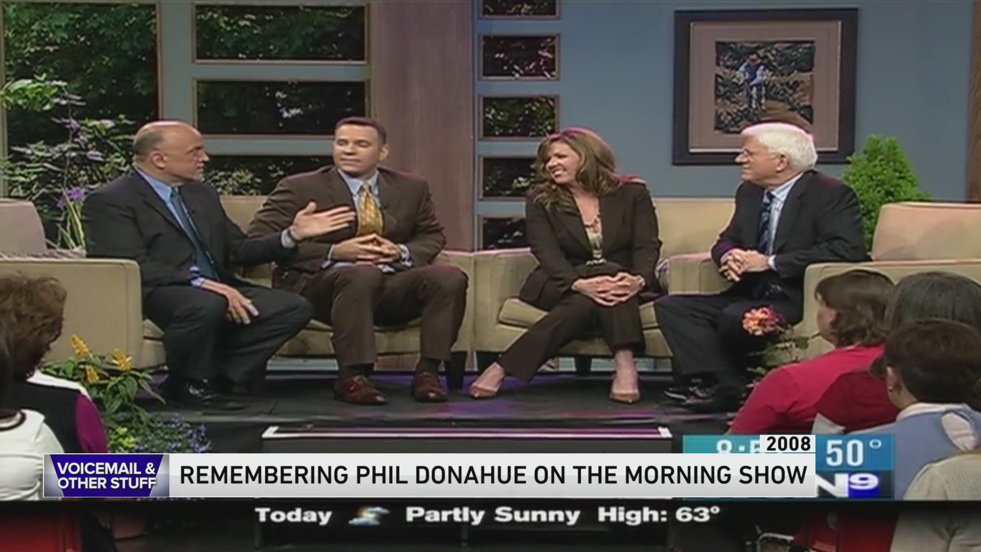 Surprising Phil Donahue on the WGN Morning News – WGN-TV