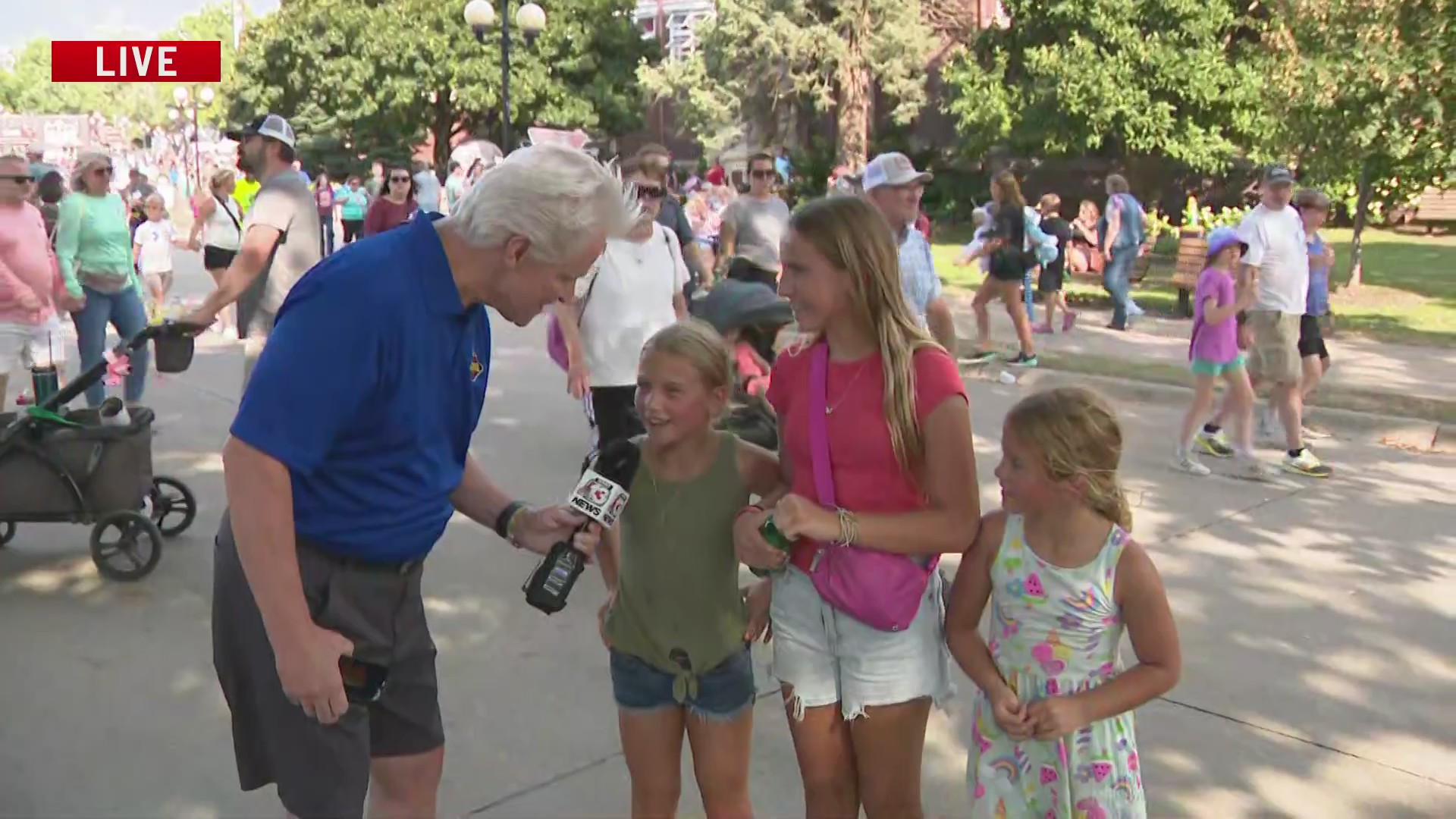 Ed Wilson live at the Iowa State Fair talking with three sisters ...