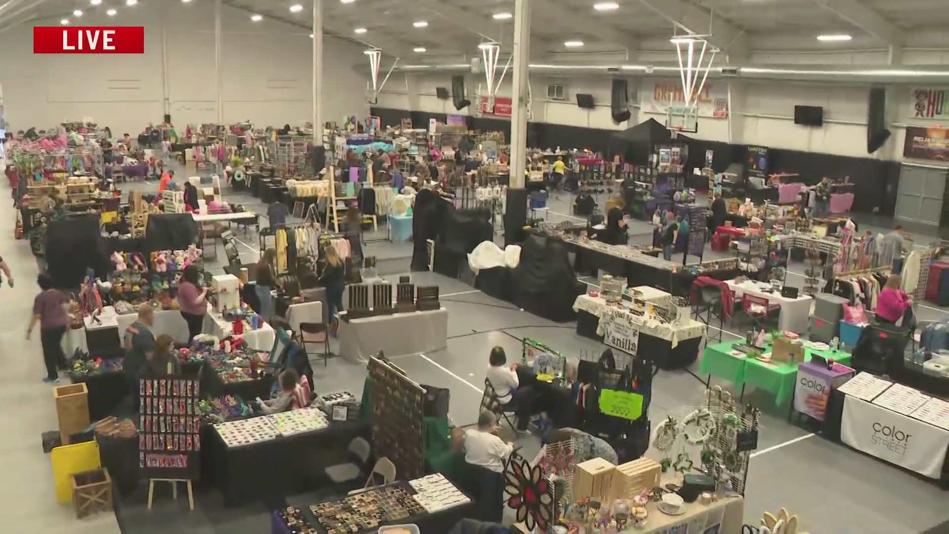 160 vendors fill Clive’s Horizon Events Center for spring shopping ...