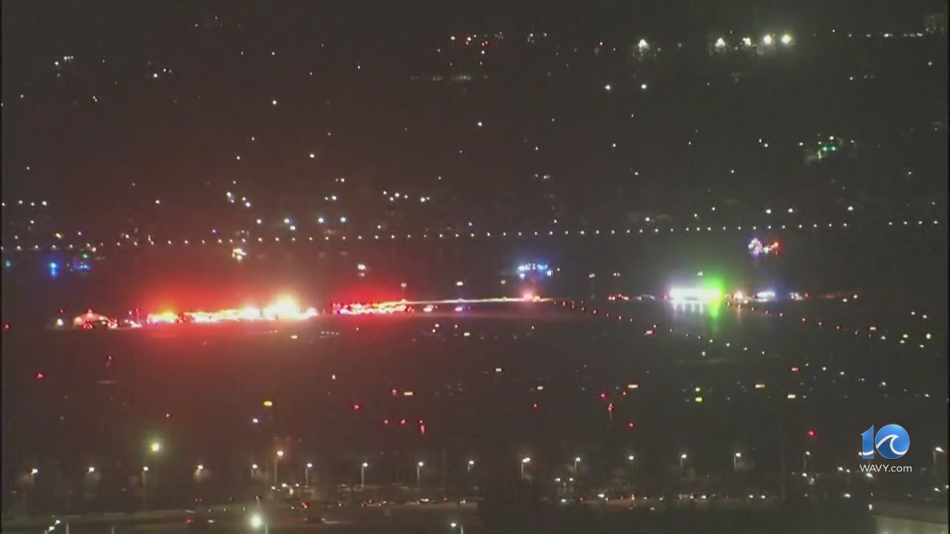 American Airlines plane crashes into helicopter near D.C. – WAVY.com