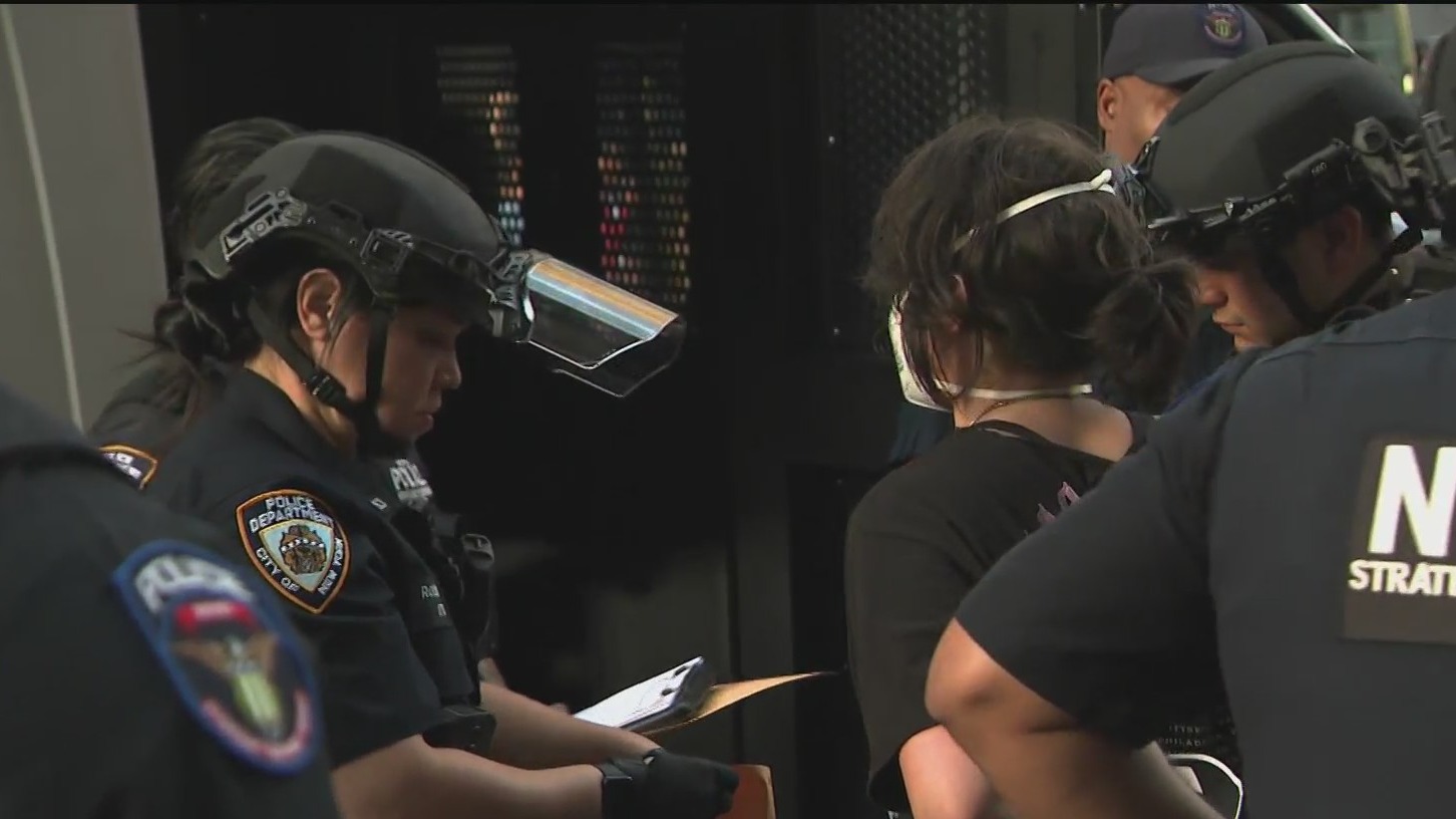 More arrested at ICE protests in Lower Manhattan – PIX11
