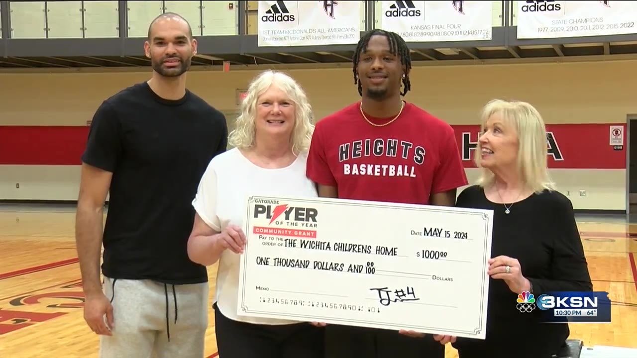 Heights basketball stars TJ Williams and Perry Ellis unite over ...