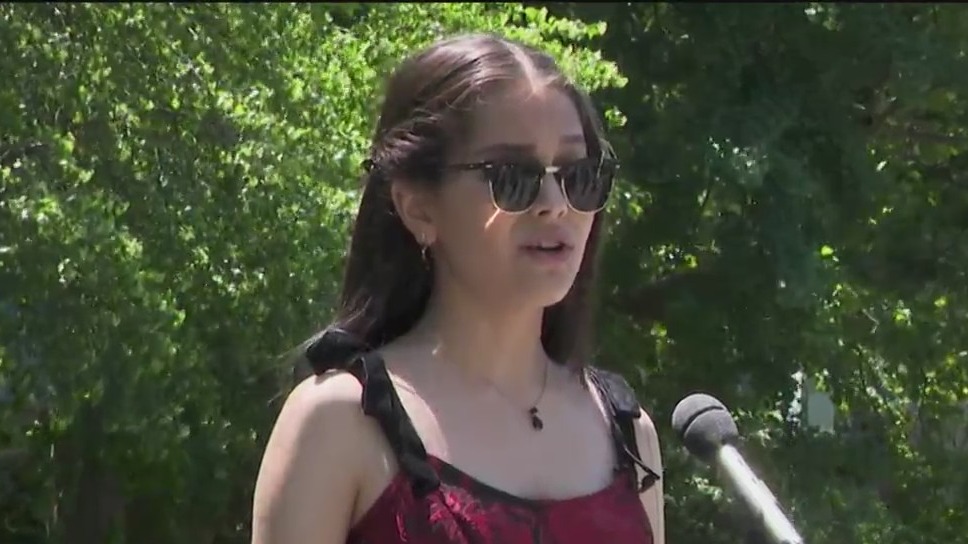 Blind singer, 14, soars with help from Daniel’s Music Foundation – PIX11