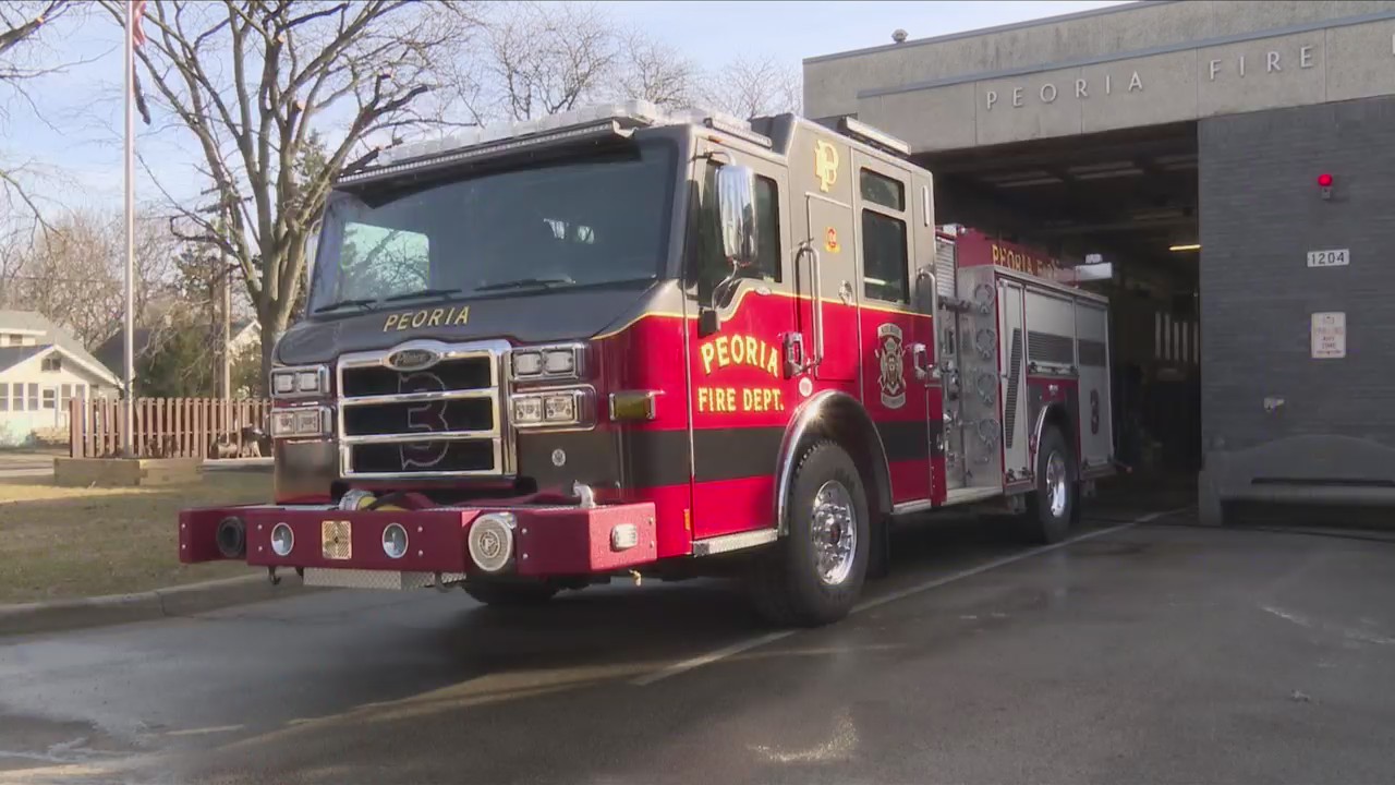 Out with the old, in with two new fire engines for Peoria Fire ...