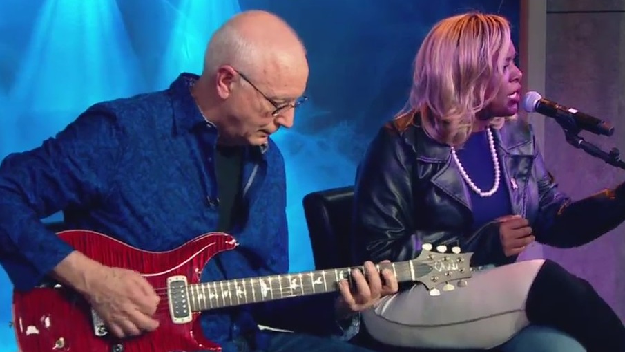 Live performance by Paul Reed Smith and Mia Samone Davis – PIX11