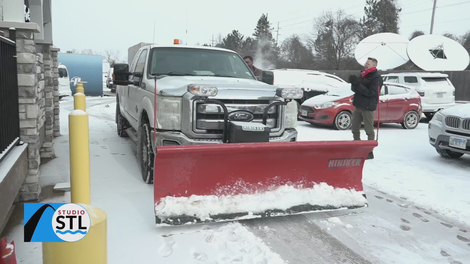 Watch: Tim and Chelsea wrap up the show on a snowplow! – FOX 2