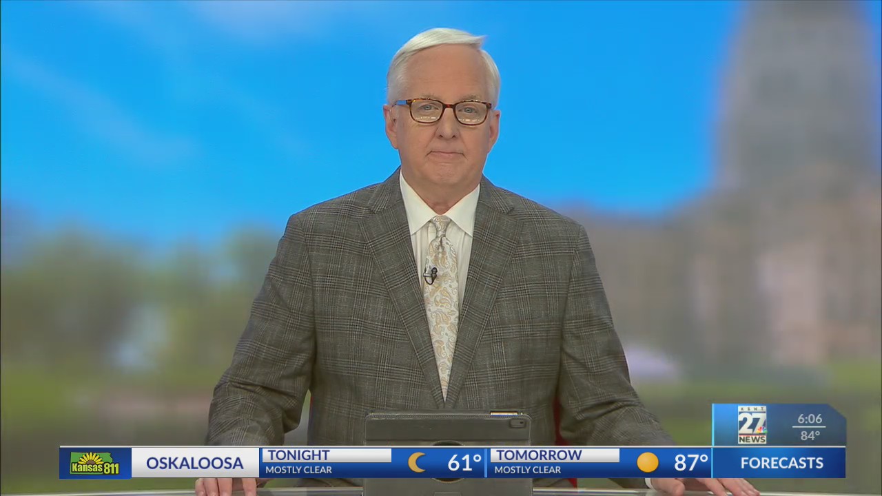 Topeka Scarecrows Hockey Team visits Elementary School – KSNT 27 News