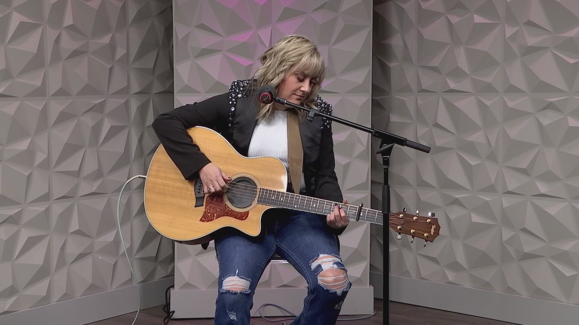 CI Stage: Dakota Danielle Song 2 | ciLiving – WCIA.com