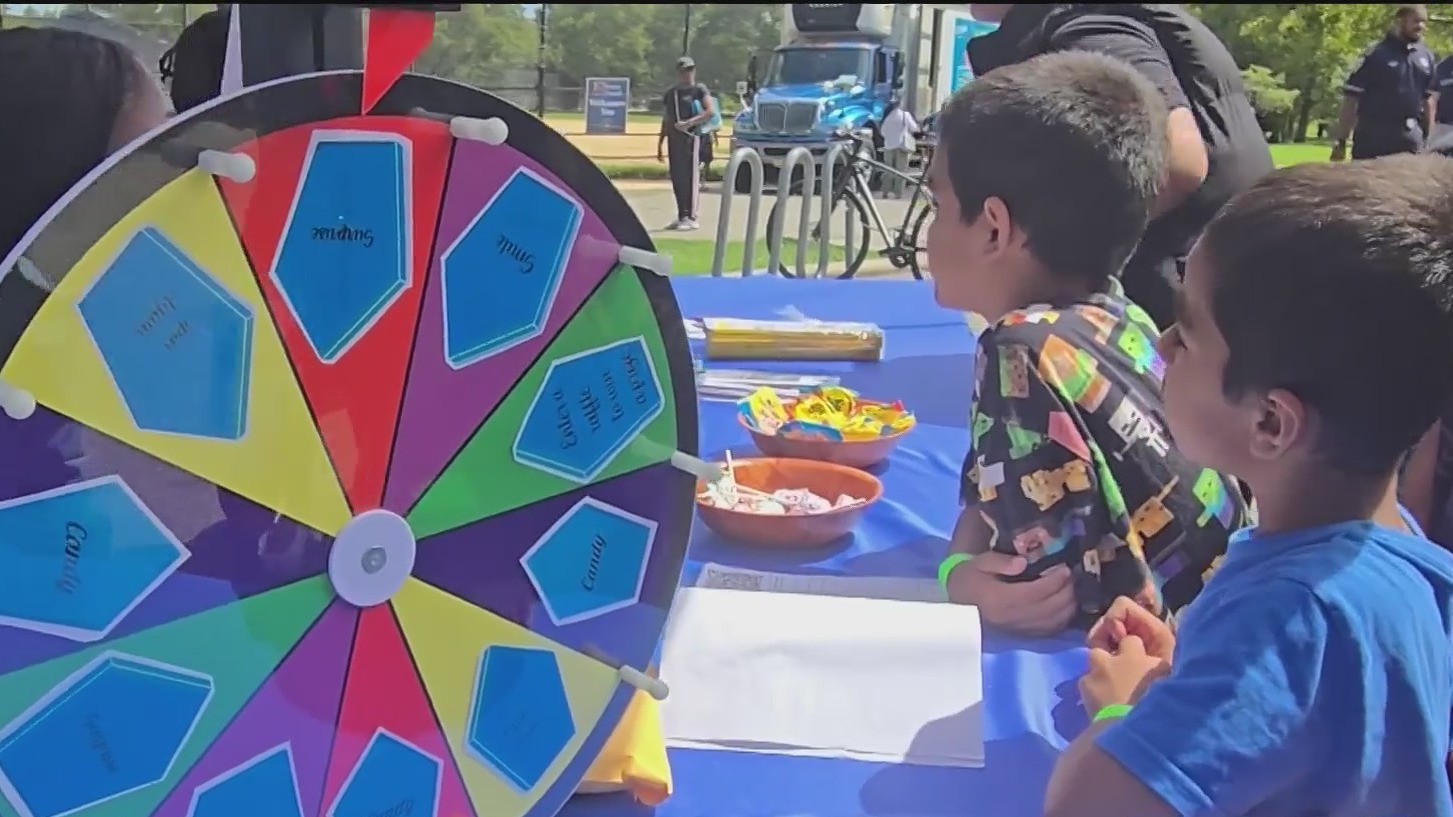 Brooklyn kids have day of fun and giveaways before school starts – PIX11