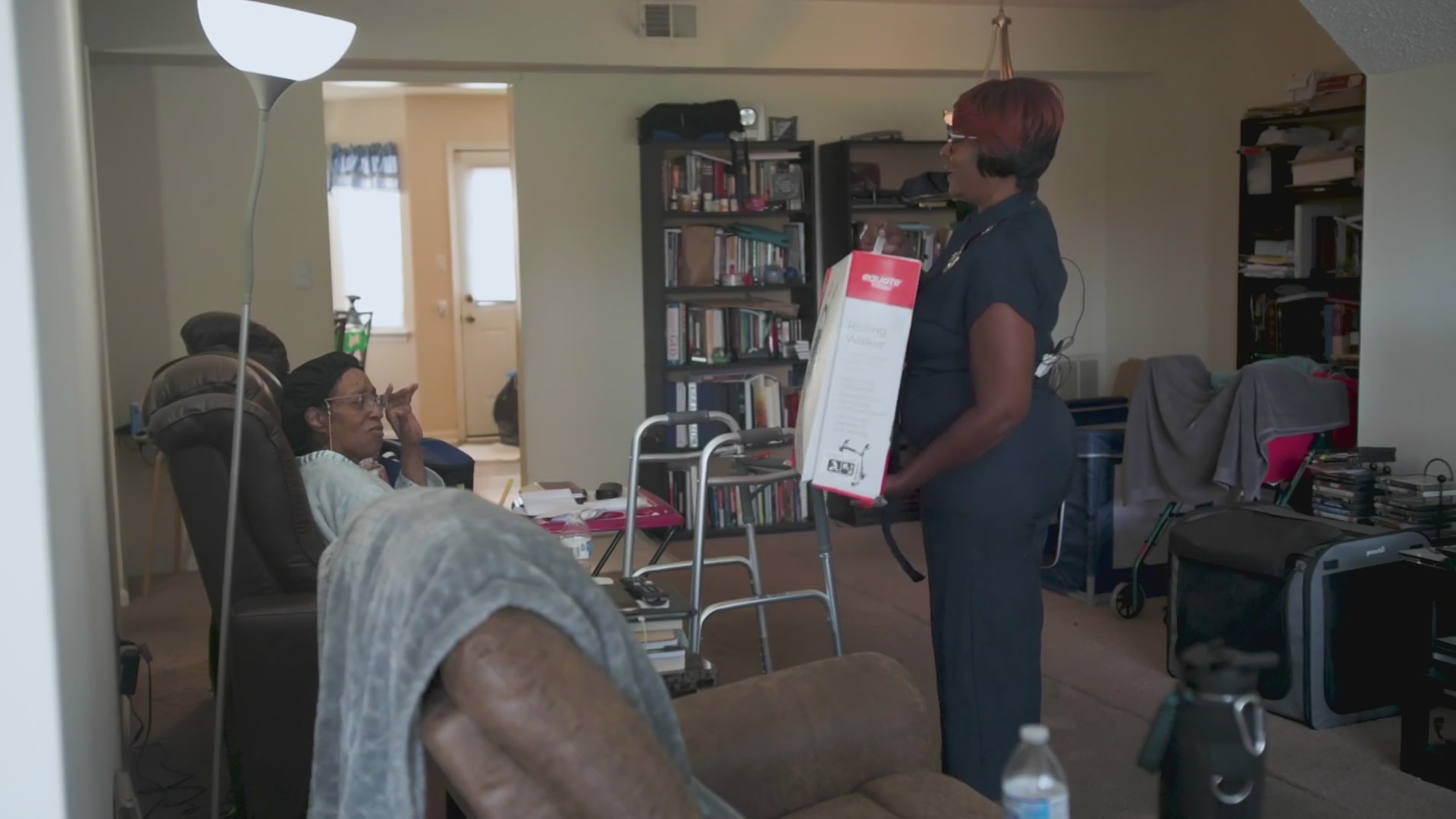 Rideshare driver pays it forward, buys woman walker – WAVY.com