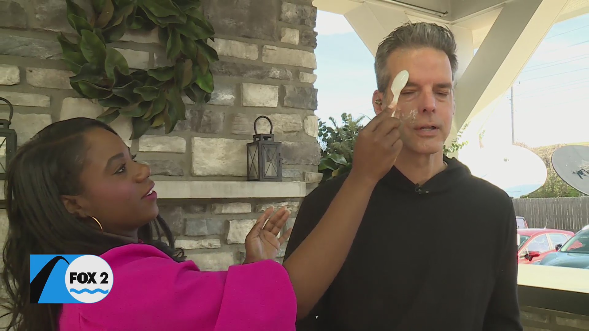 Tim and Chelsea put 2-Minute Miracle Gel to the test! – FOX 2