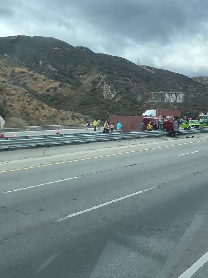 Multi-vehicle crash impacts SB I5 at Templin Hwy: CHP – KGET 17 News