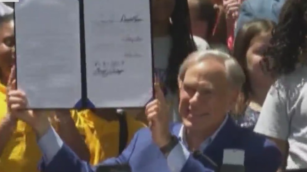 Texas Gov. Abbott signs $1B school voucher program into law | Morning ...