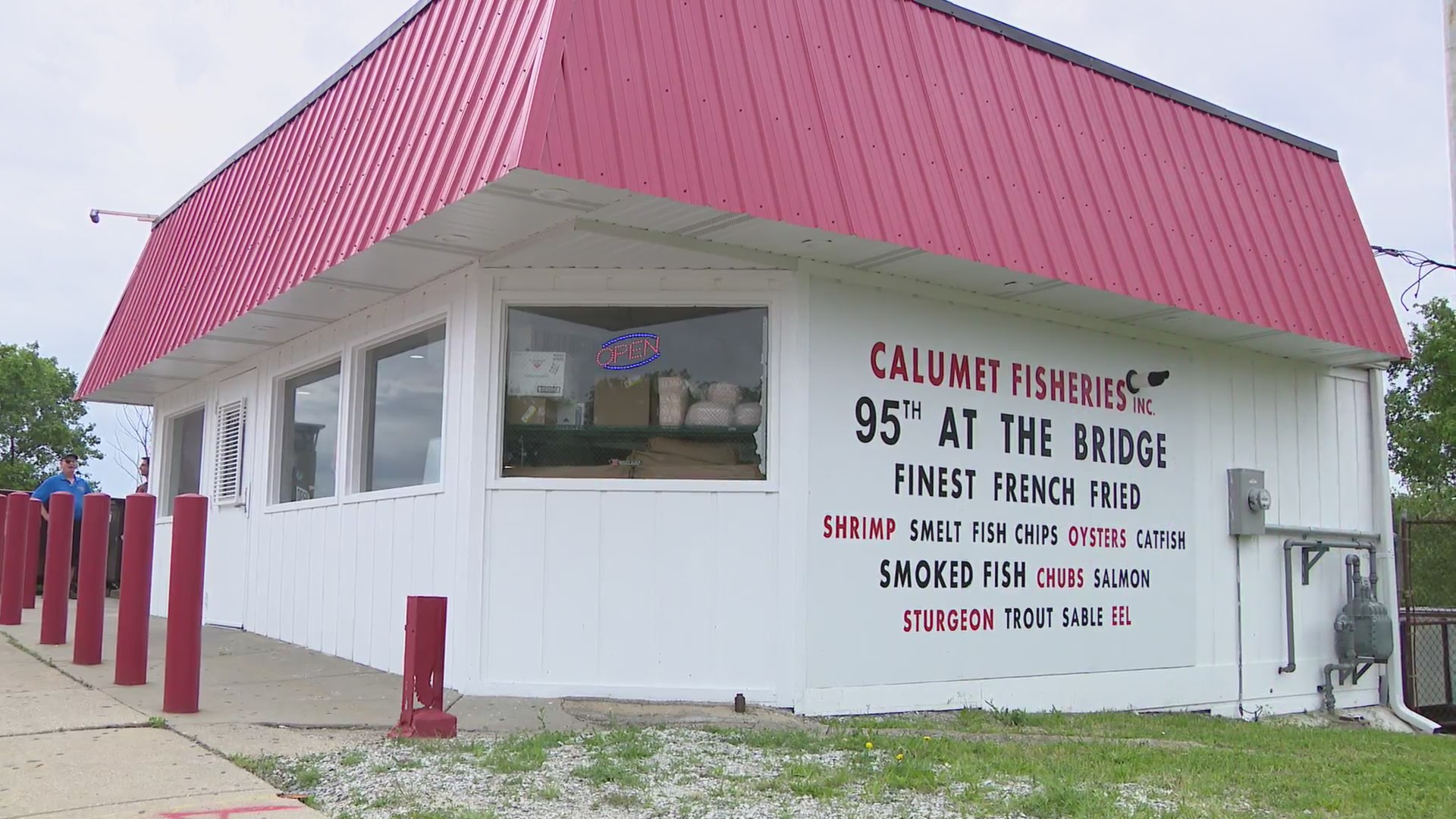 Calumet Fisheries reopens after fire – WGN-TV