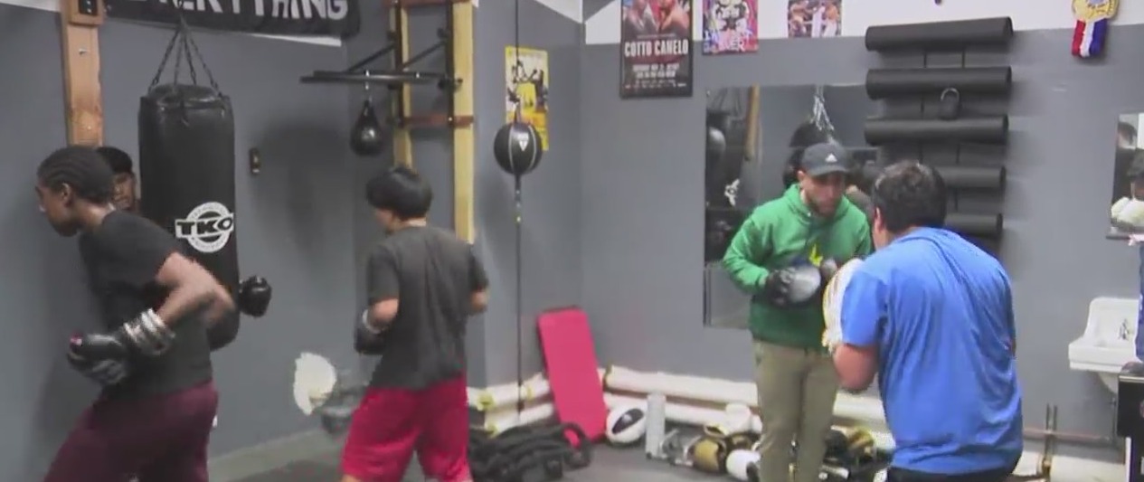 Boxing club inspires students in Queens – PIX11