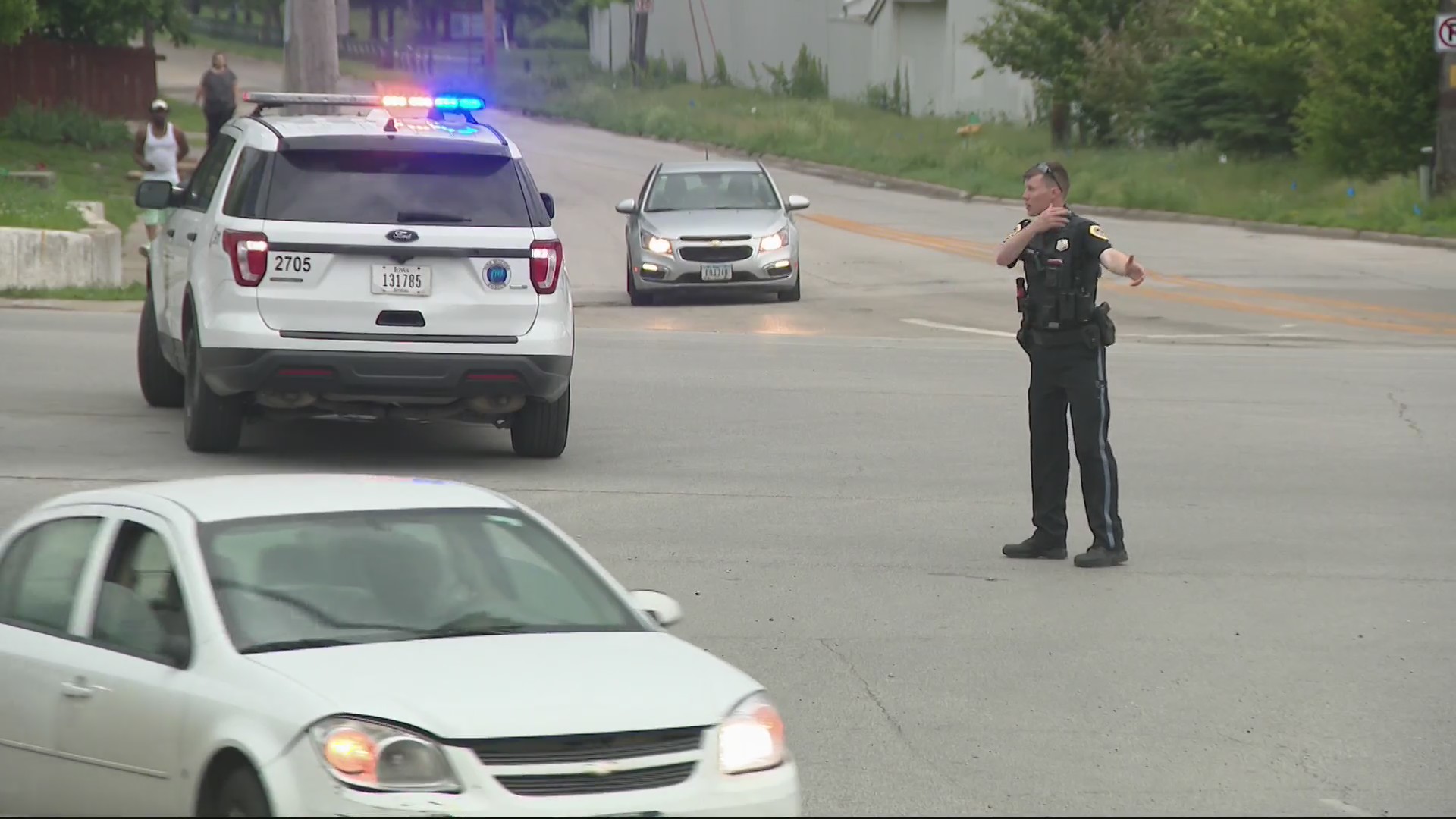 DMPD investigating after 18-year-old shot Tuesday – who13.com