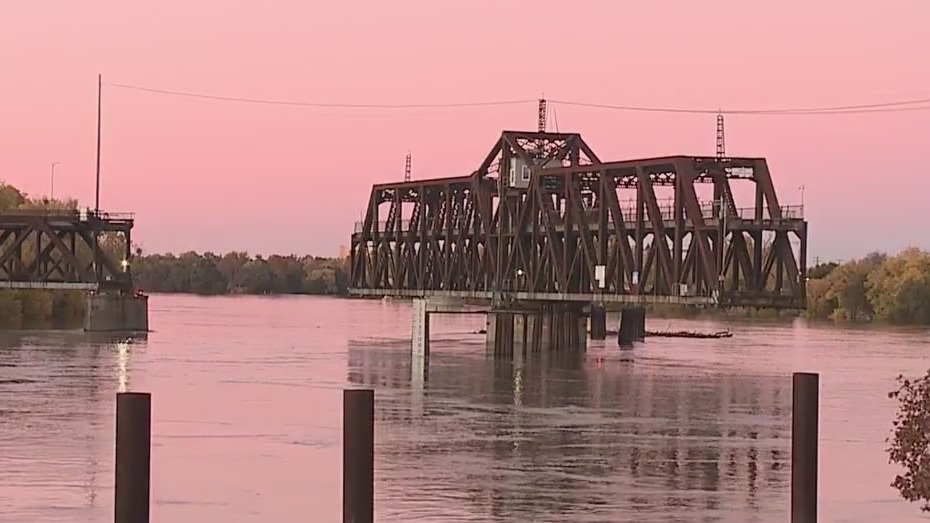I Street bridge disconnected from roadway – FOX40 News