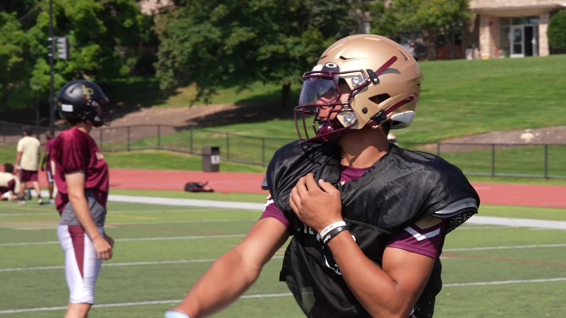 Athlete of the Week: Iona Prep quarterback Julian Guzman – PIX11
