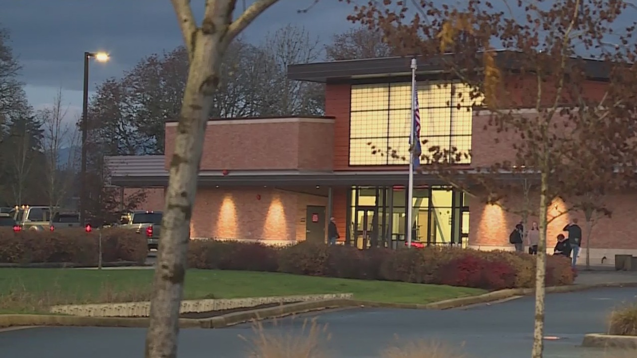 St. Helens High School principal under investigation for neglect amid teacher sex abuse case ...