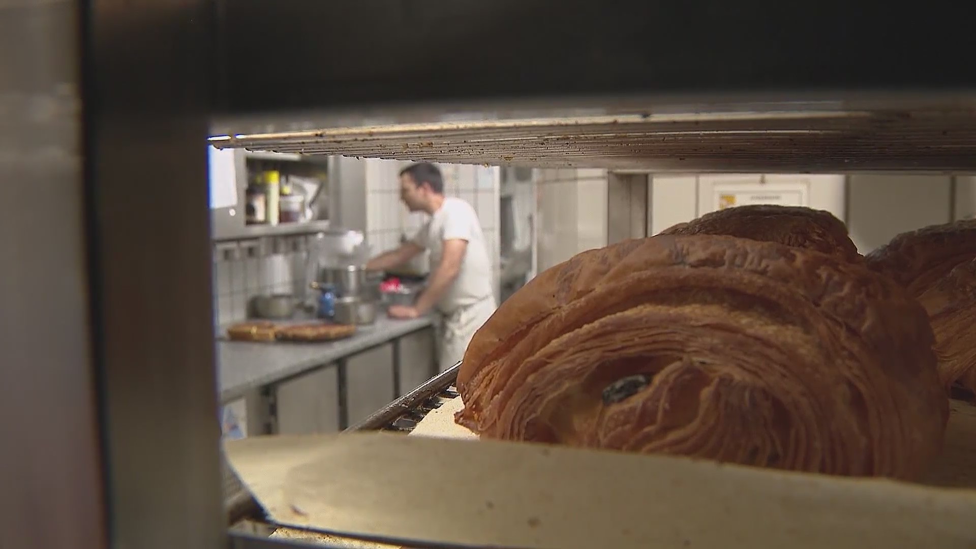 We tried pastries from the go-to bakery in Netflix’s ‘Emily in Paris ...