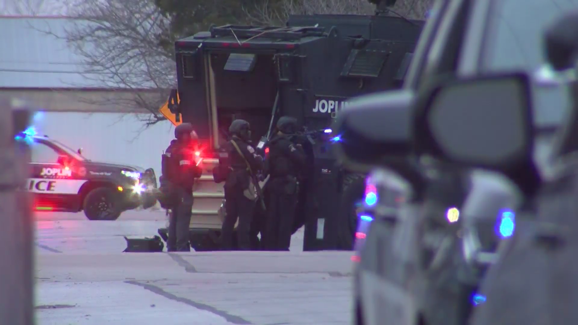 Joplin SWAT surround suspect inside home – KSNF/KODE ...