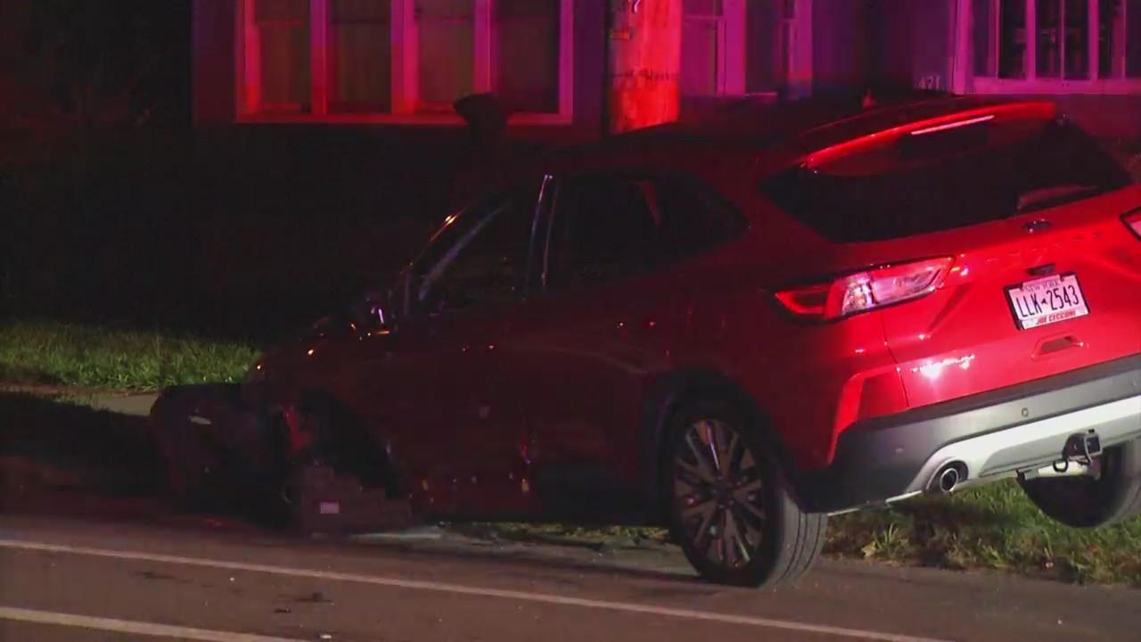 Vehicle strikes ‘half dozen’ other vehicles in overnight Buffalo crash ...