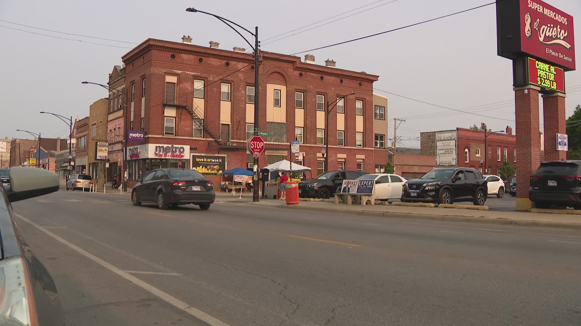 Community outraged as ICE raid sparks questions in Pilsen – WGN-TV