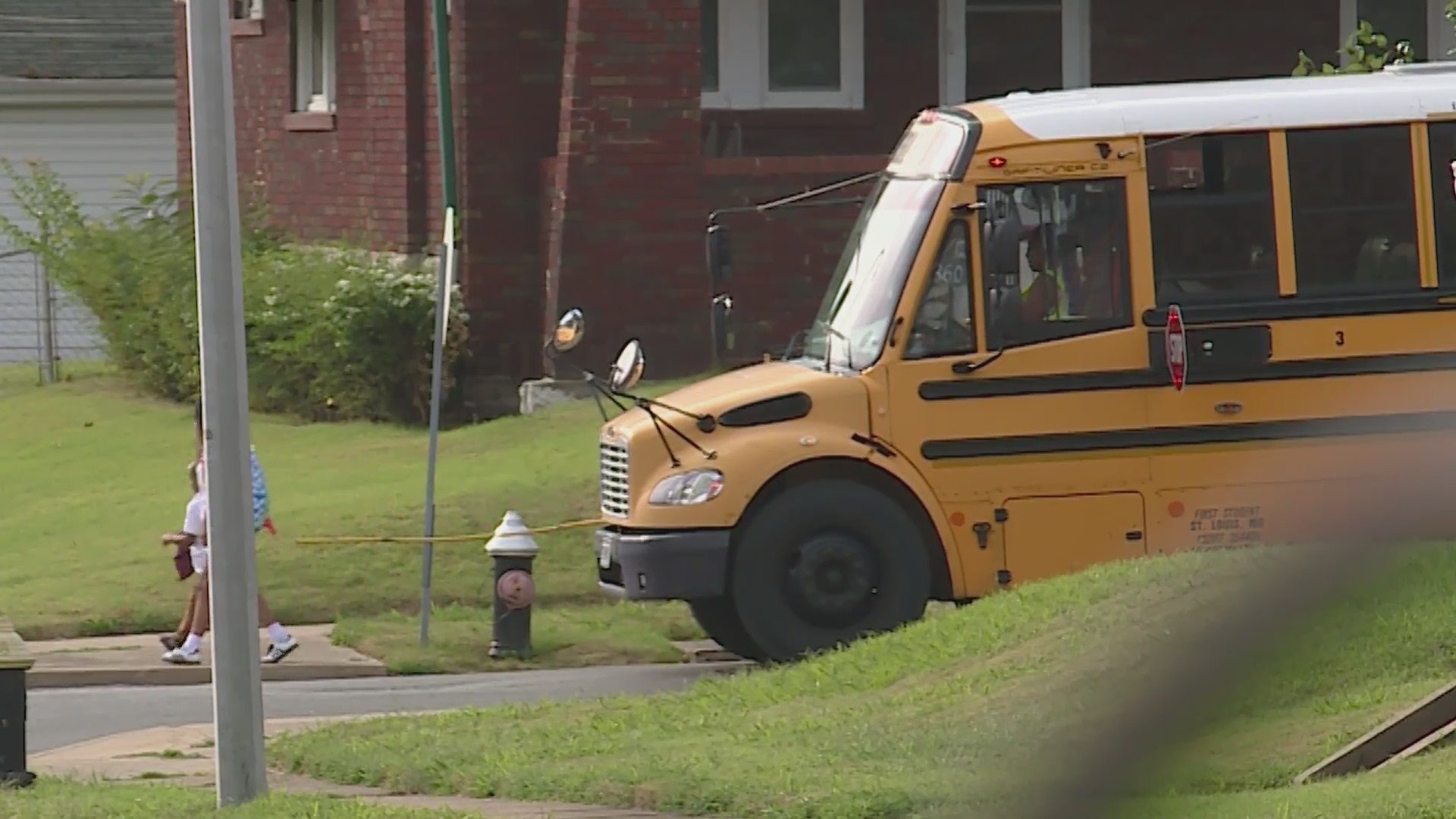 Three weeks in, transportation troubles continue at SLPS – FOX 2