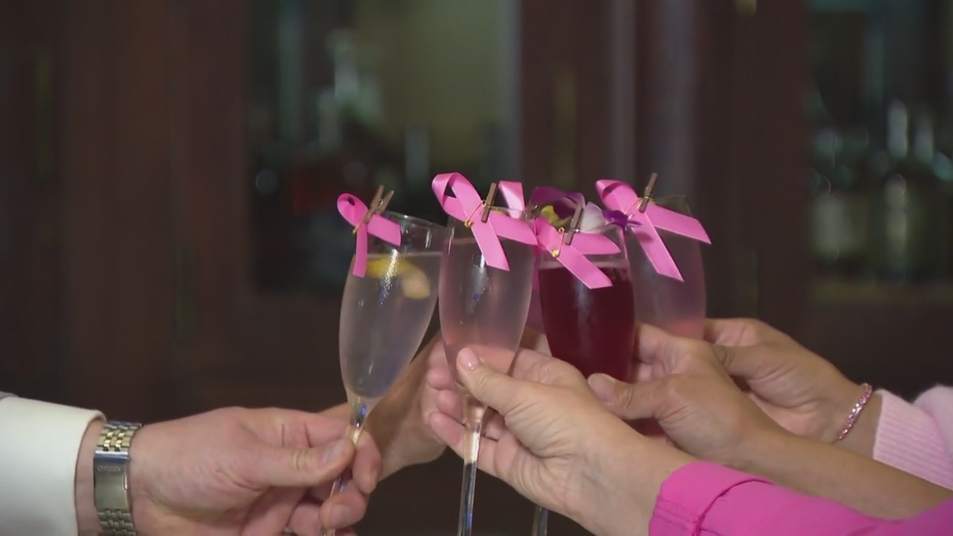 A pink twist on the French 75 at the Fairmont – WGN-TV