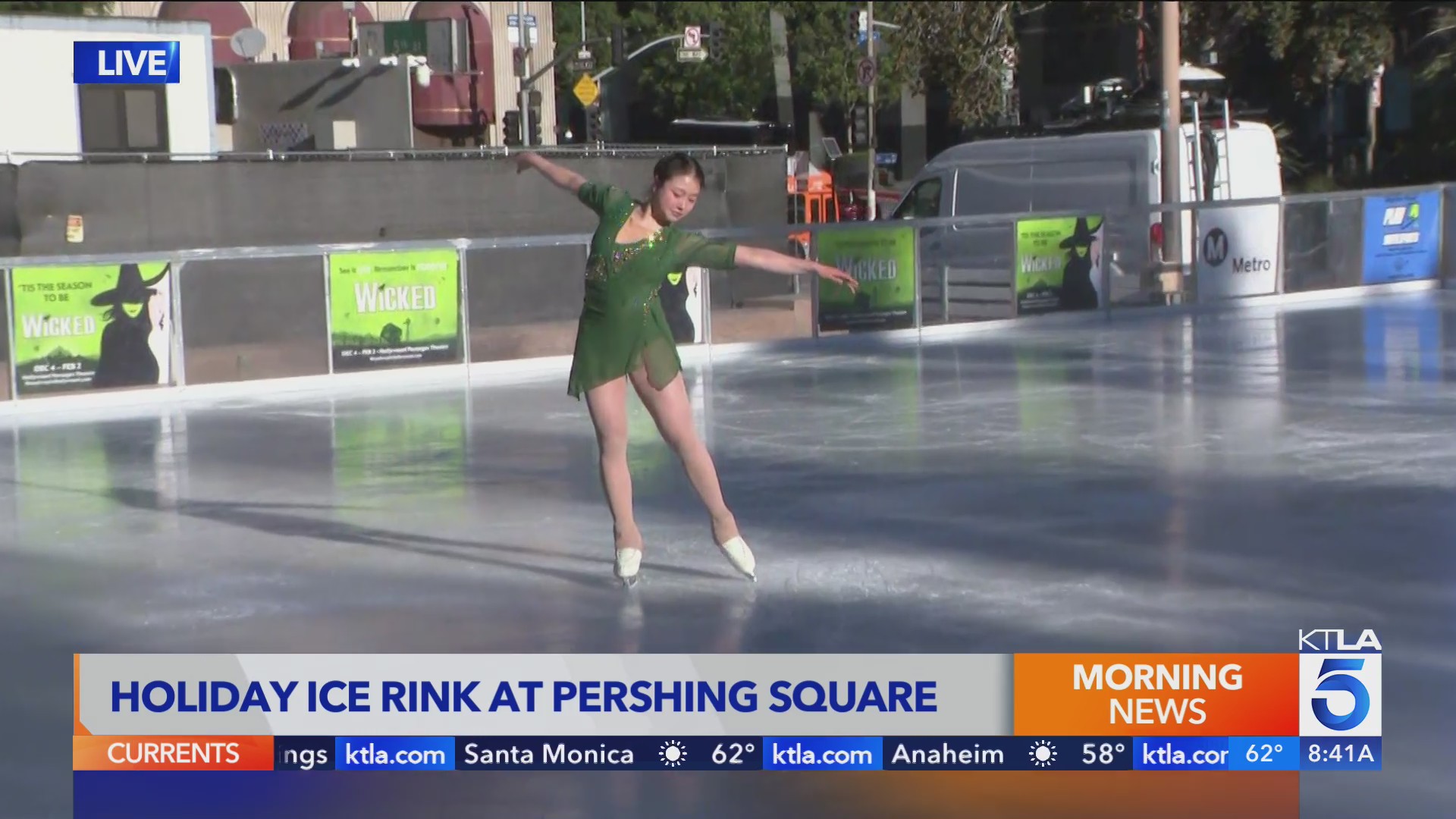 Holiday Ice Rink brings festive fun to Pershing Square – KTLA