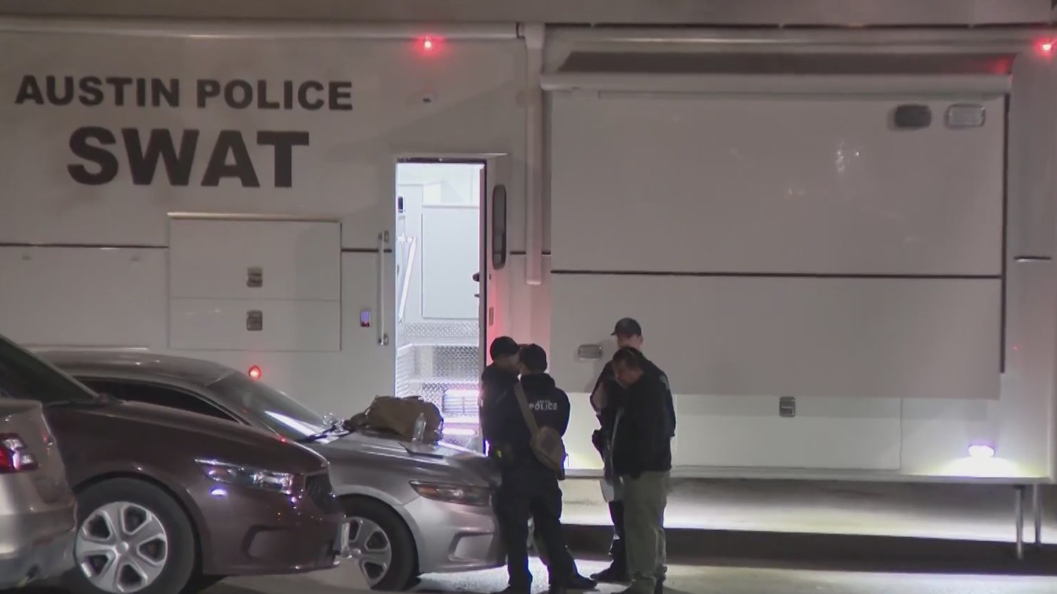 SWAT call in southeast Austin brought to ‘peaceful resolution’, APD ...