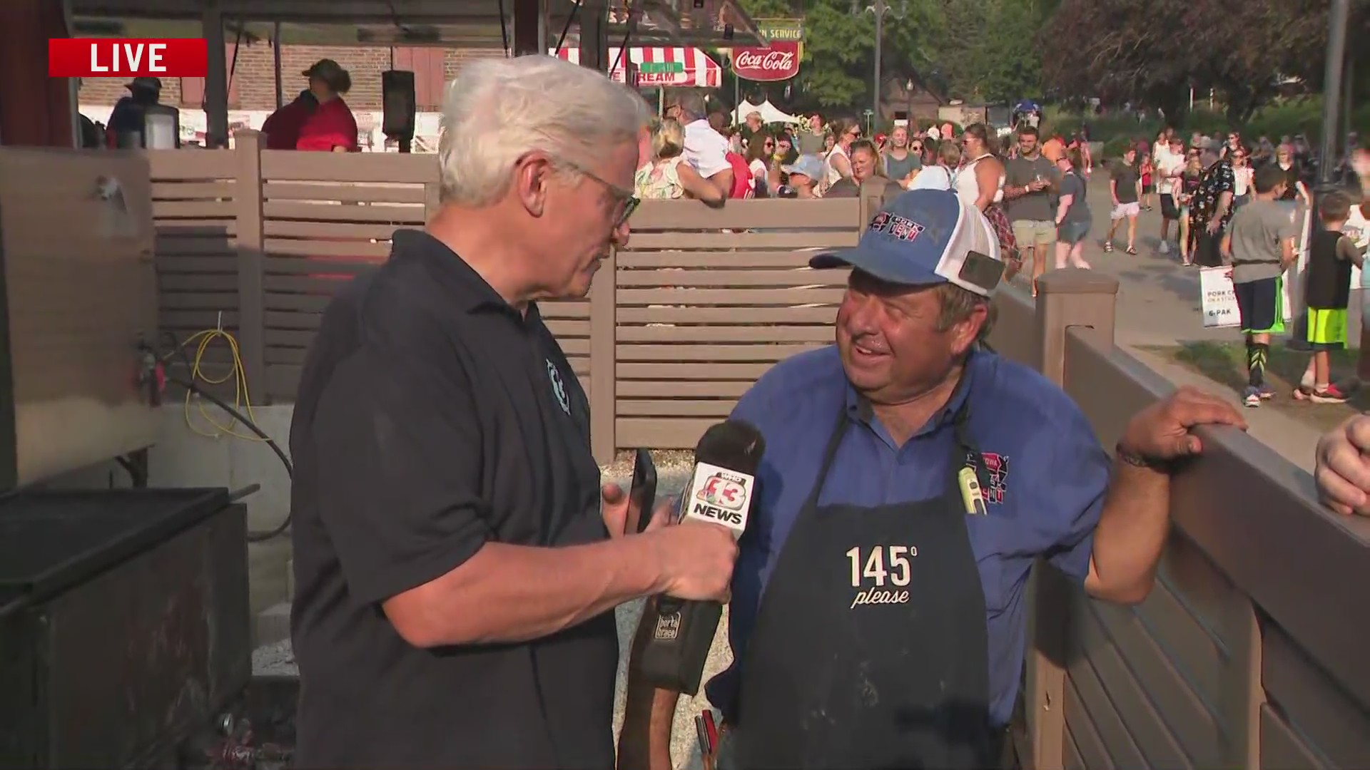 Ed Wilson talks to those at the Iowa Pork Tent – who13.com