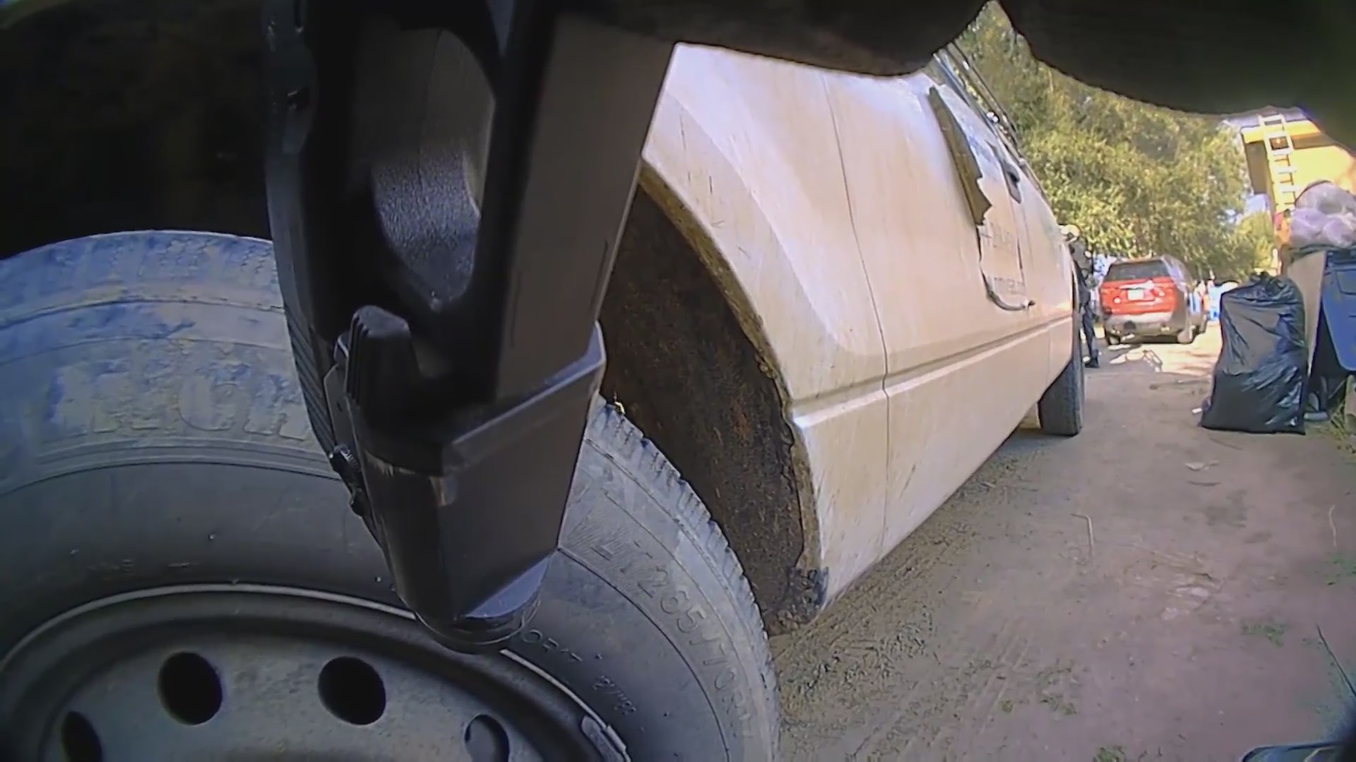 VIDEO: Chaotic scene as law enforcement dodge gun fire outside of ...