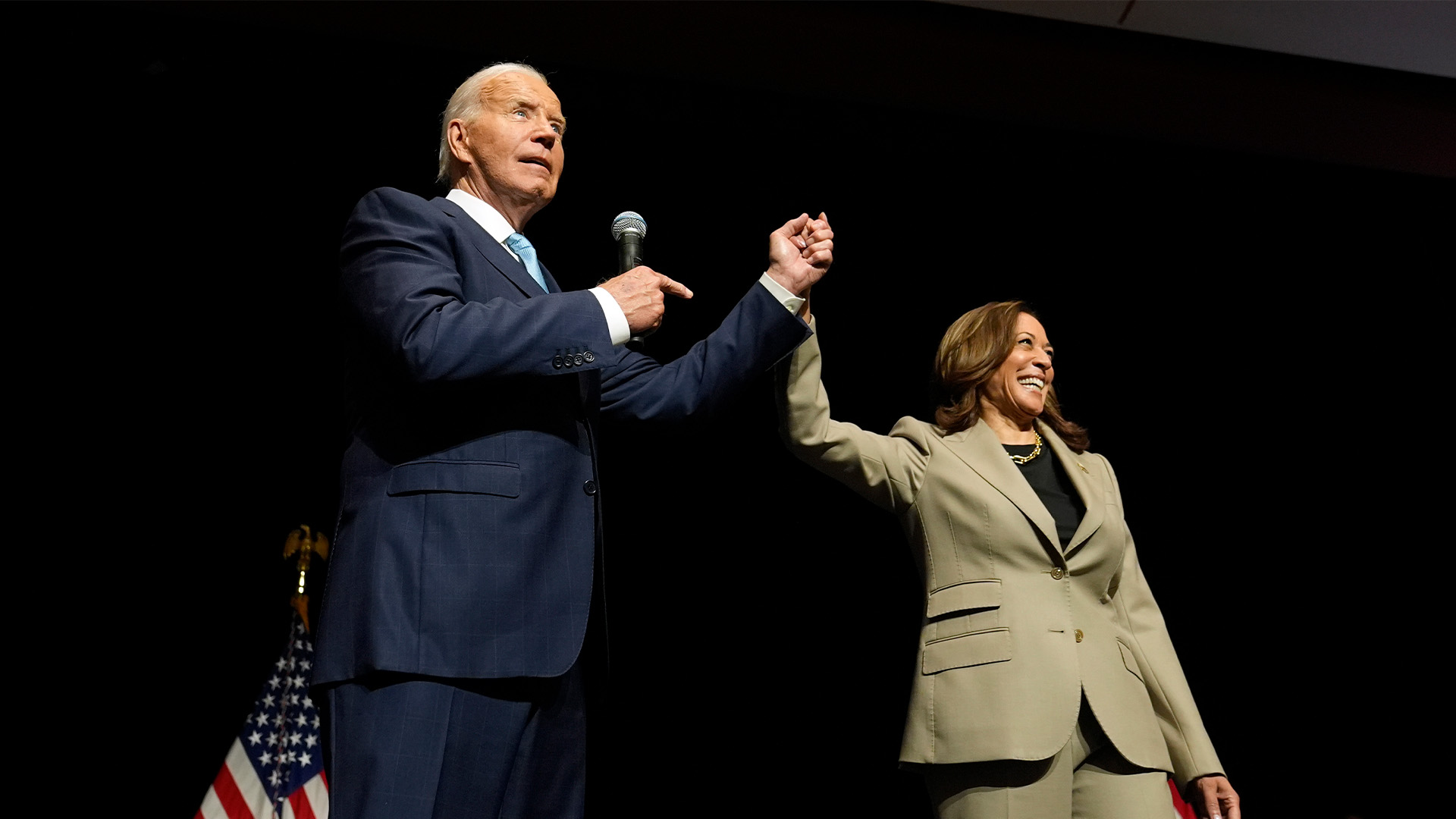 Biden rips Trump as ‘Donald Dump’ while signaling unity with Harris ...